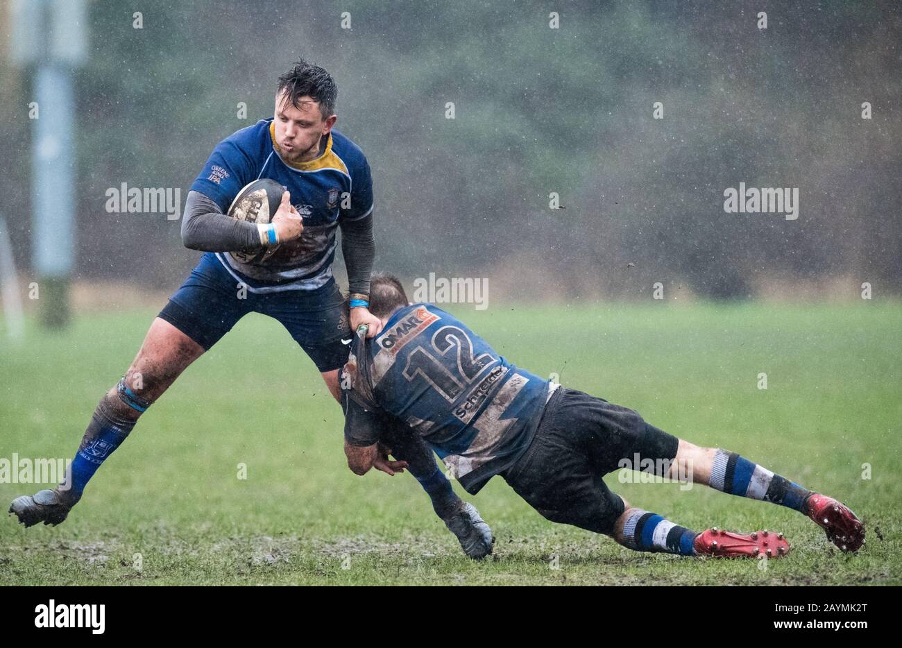 Man rain rugby hi-res stock photography and images - Alamy
