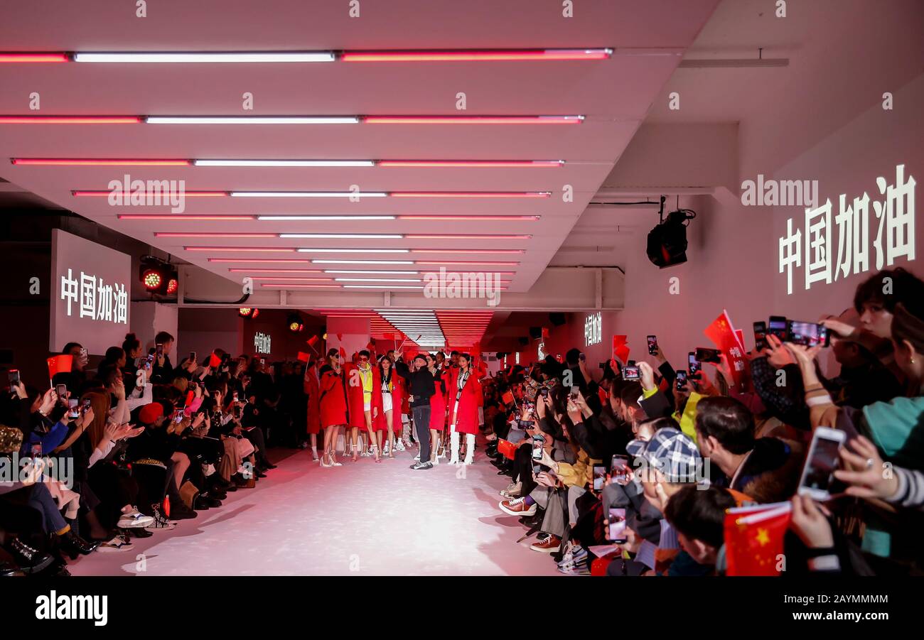 Chinese catwalk hi-res stock photography and images - Alamy