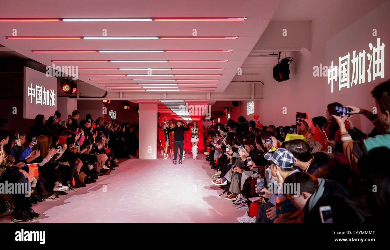 Chinese catwalk hi-res stock photography and images - Alamy