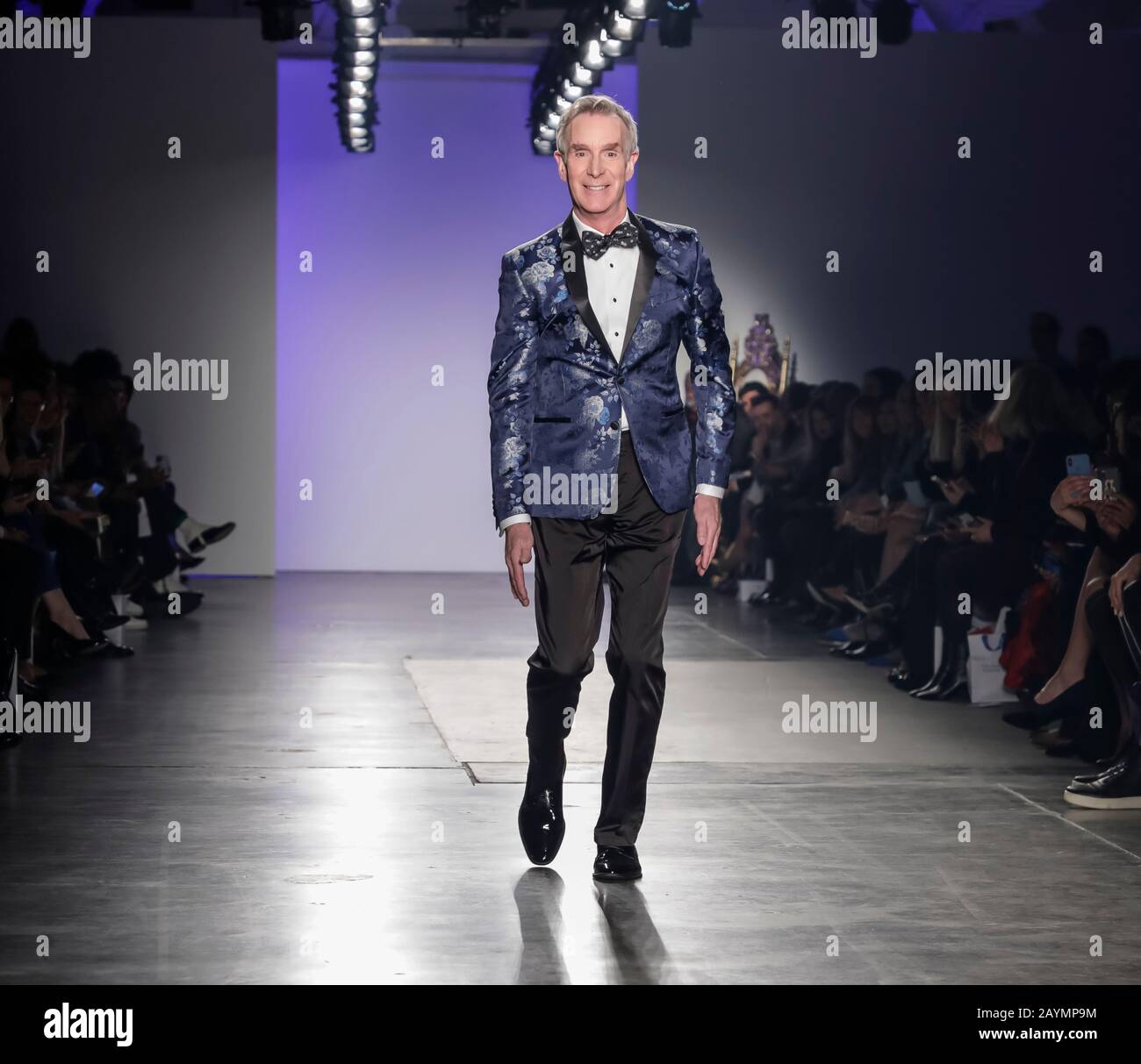 Bill nye blue jacket hi-res stock photography and images - Alamy