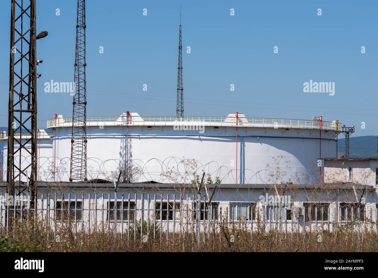 Cylindrical fuel storage tank hi-res stock photography and images - Alamy