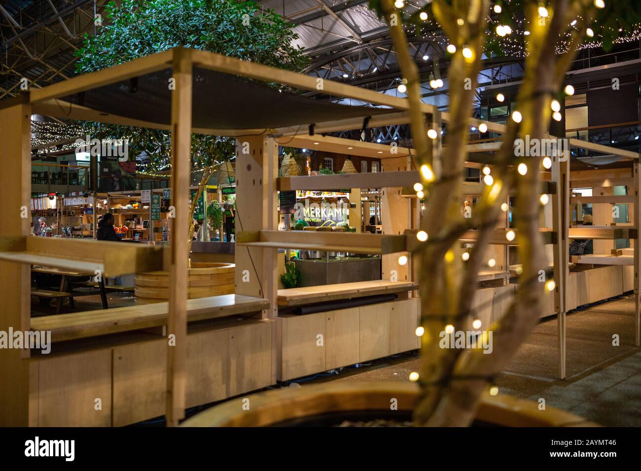 Spitalfields indoor Christmas Market, London Stock Photo - Alamy