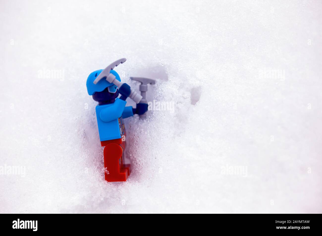 Snow white lego hi-res stock photography and images - Alamy