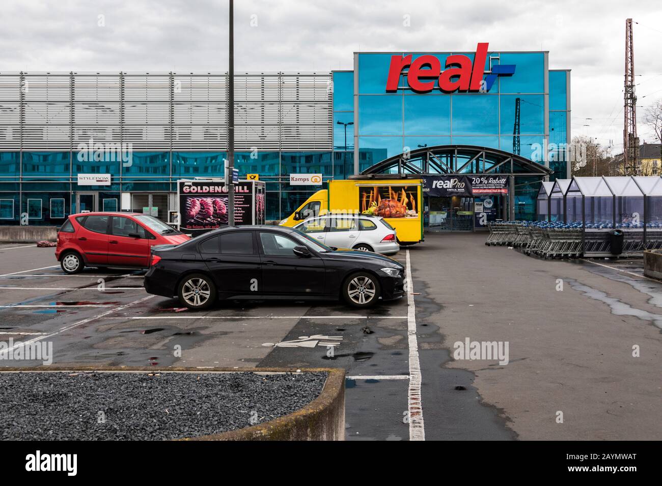 Real supermarket branch Dusseldorf-Bilk Stock Photo - Alamy