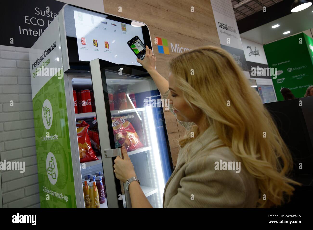 Microsoft News Mobile Phone High Resolution Stock Photography and ...