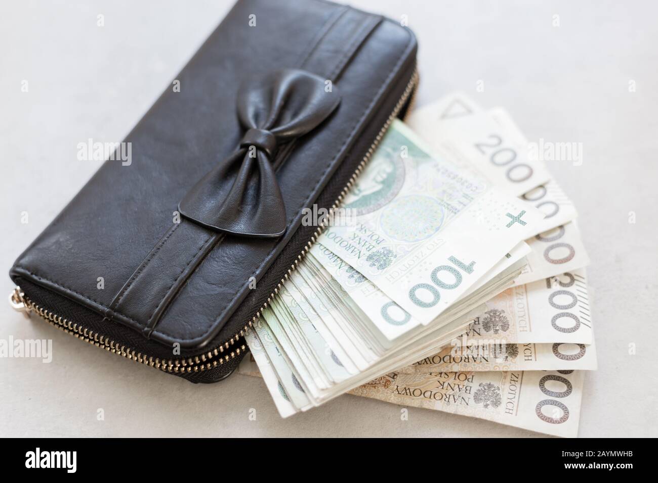 Rich woman hi-res stock photography and images - Alamy