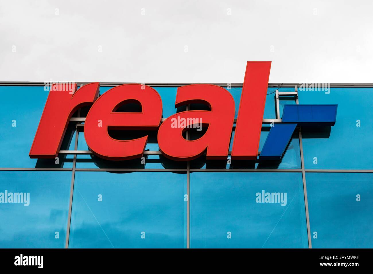 Real supermarket branch Dusseldorf-Bilk Stock Photo - Alamy