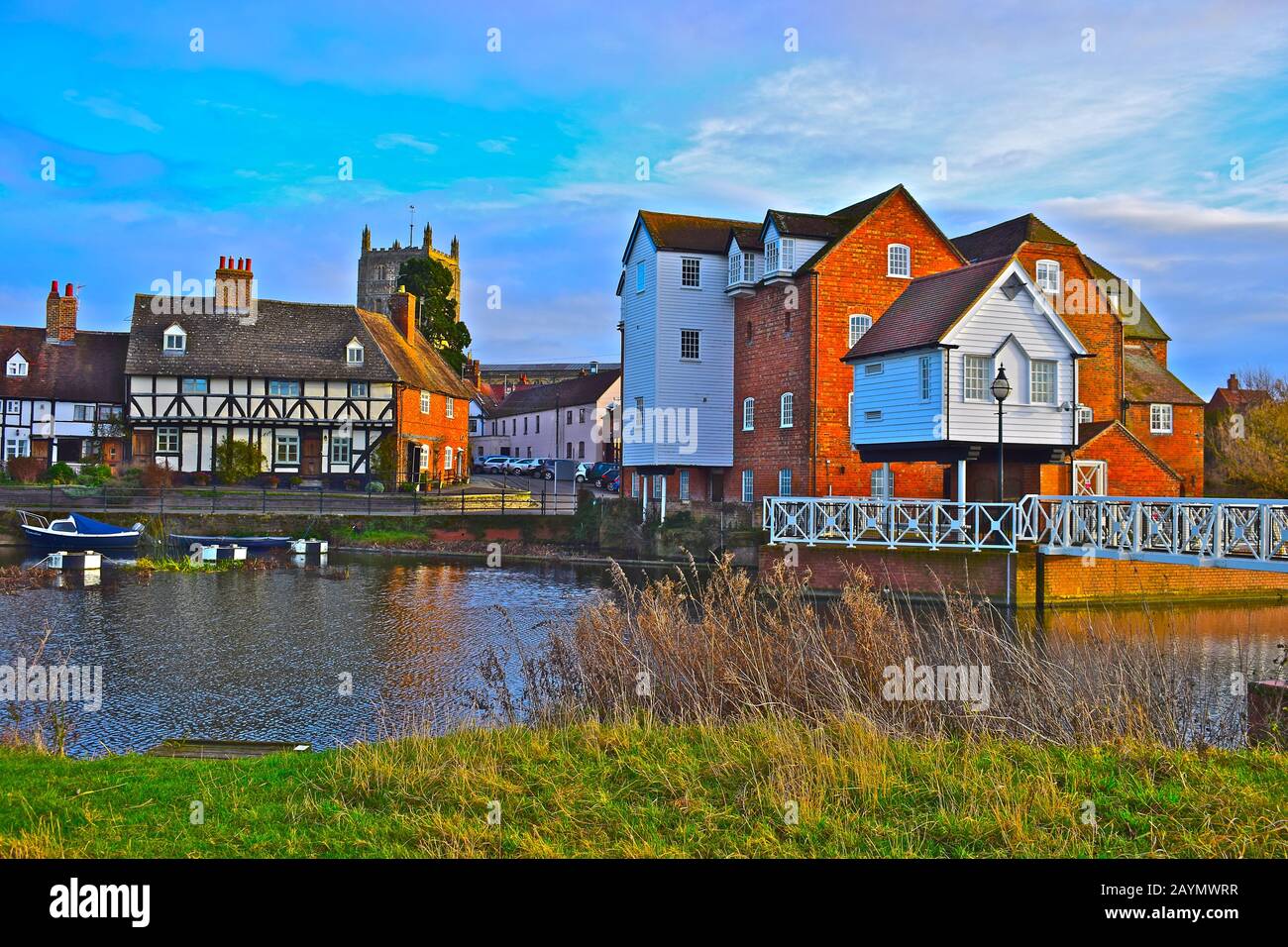 This pretty riverside view of old riverside cottages & Tewkesbury water ...
