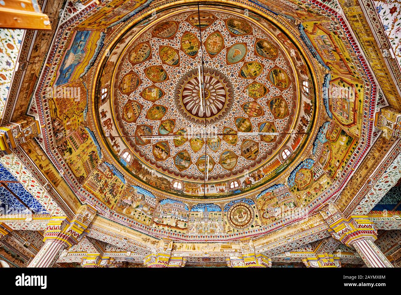 Temple ceiling india hi-res stock photography and images - Alamy