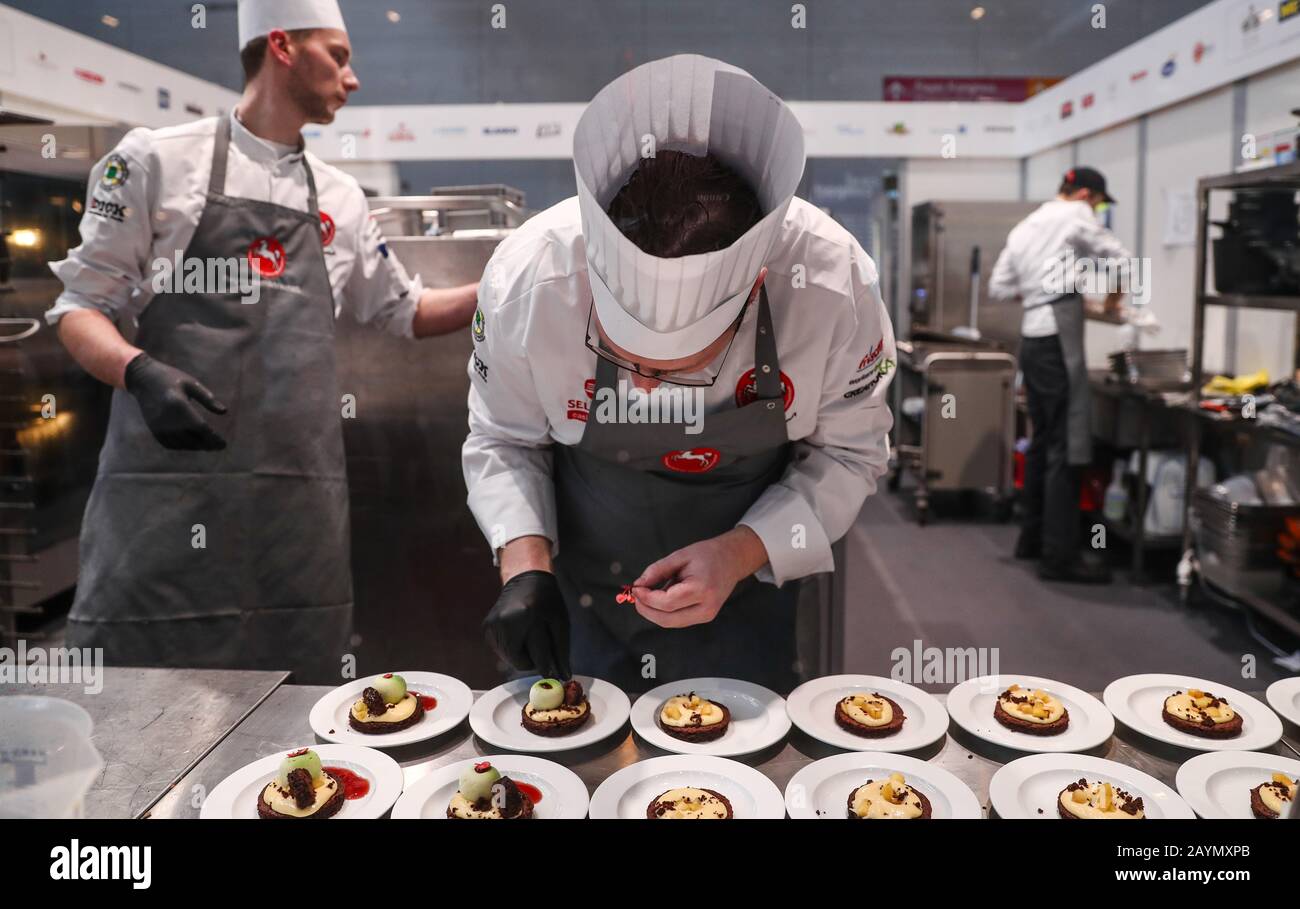 Stuttgart, Germany. 16th Feb, 2020. The chefs from Team "Germany" work ...