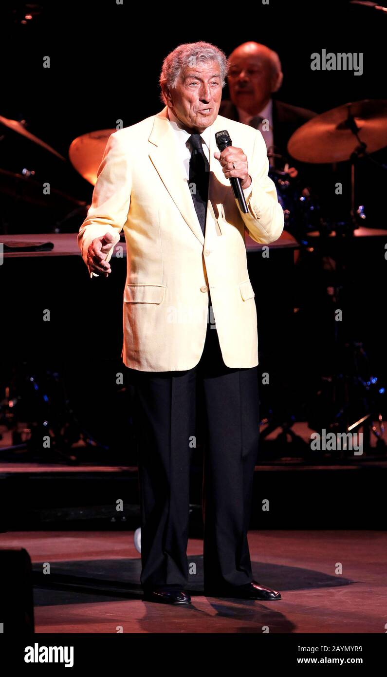 Legendary crooner Tony Bennett performs at the Broward Center for the ...