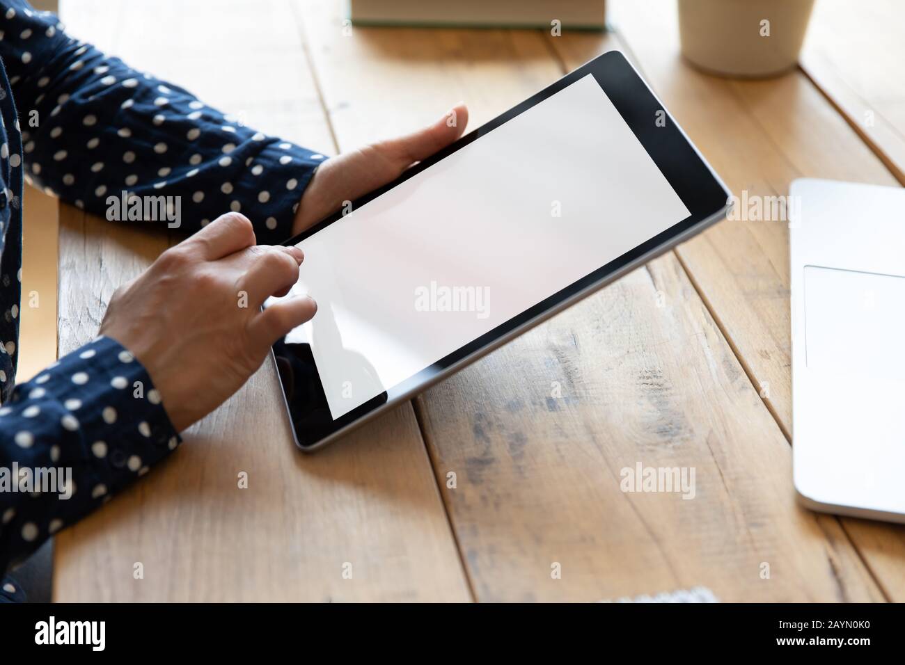 Tablet typing hi-res stock photography and images - Alamy