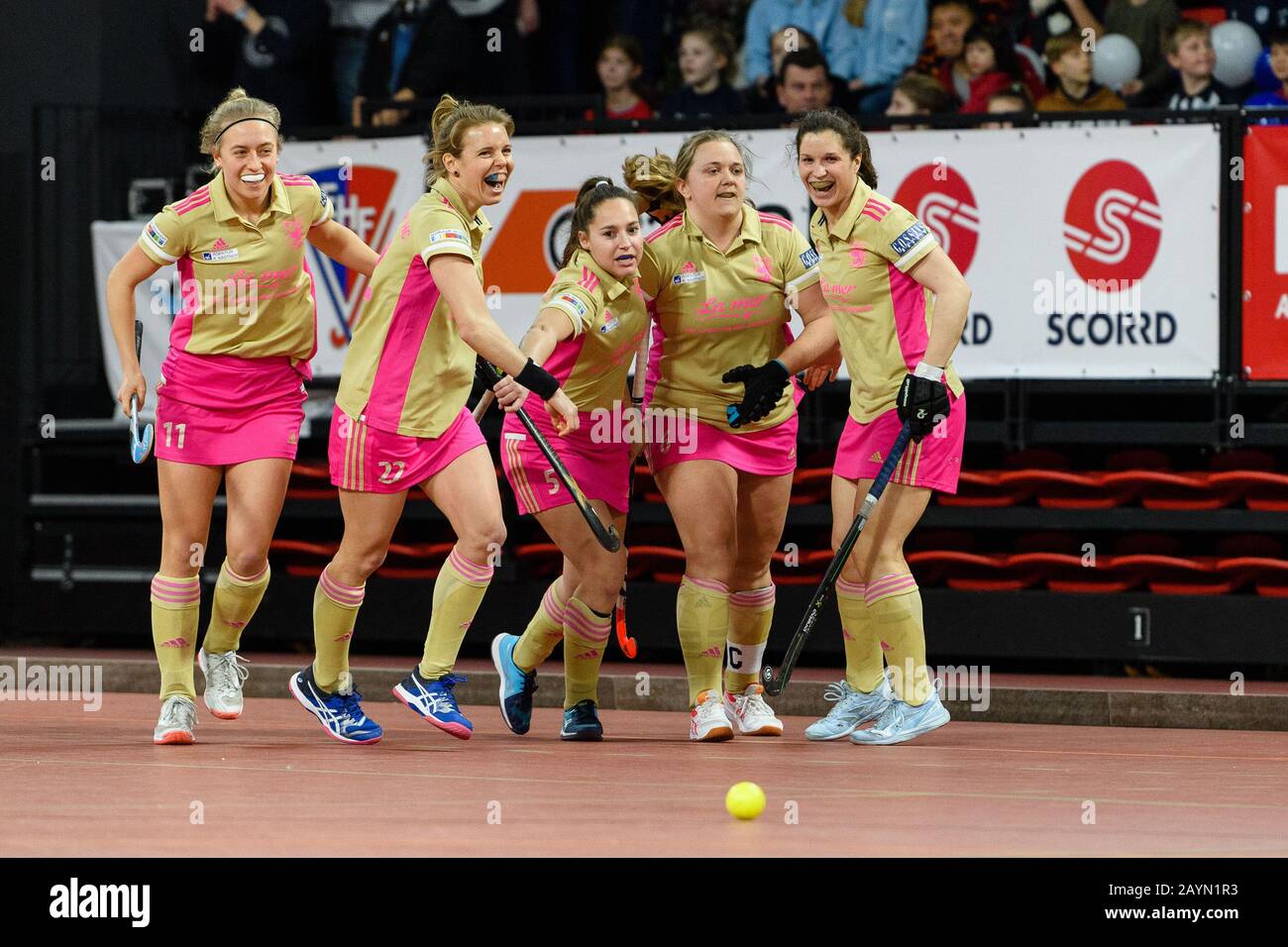 Sara strauss hi-res stock photography and images - Alamy