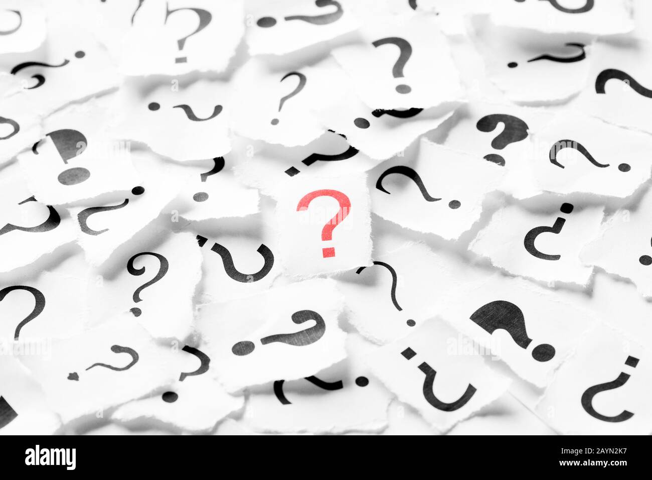 Pile of question mark signs scattered around Stock Photo - Alamy