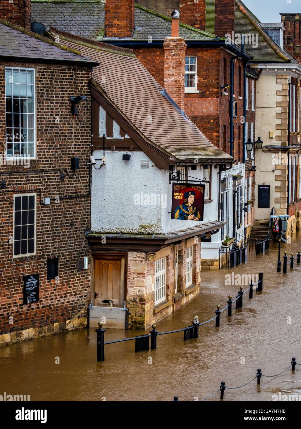 Kings arms pub hi-res stock photography and images - Alamy