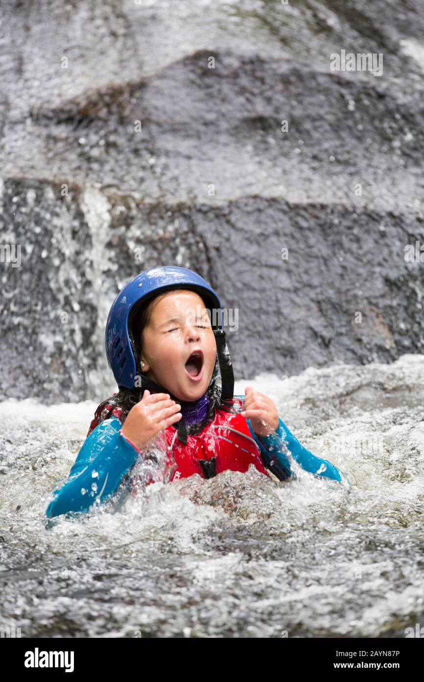 Teenagers on outdoor pursuit course Stock Photo - Alamy