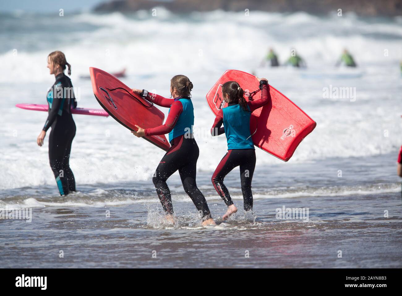 Teenagers on outdoor pursuit course Stock Photo - Alamy