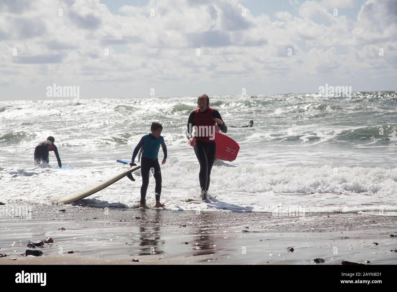 Teenagers on outdoor pursuit course Stock Photo - Alamy