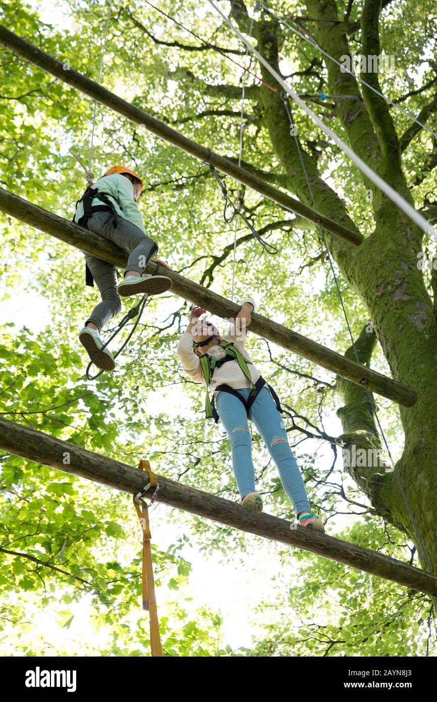 Teenagers on outdoor pursuit course Stock Photo - Alamy