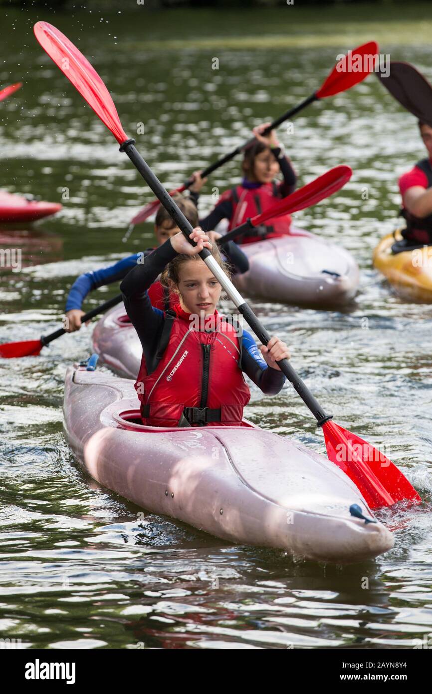 Teenagers on outdoor pursuit course Stock Photo - Alamy
