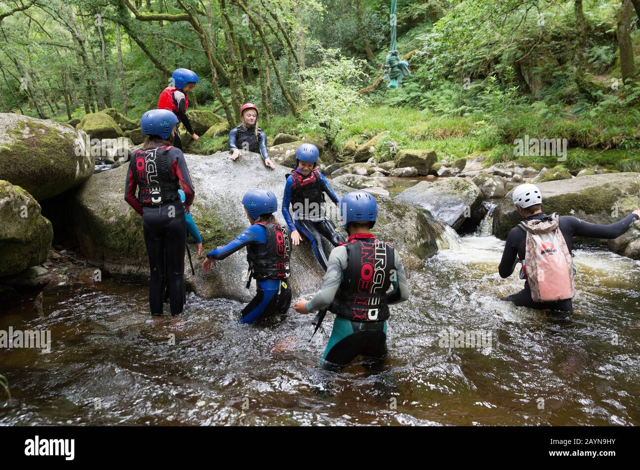 Teenagers on outdoor pursuit course Stock Photo - Alamy