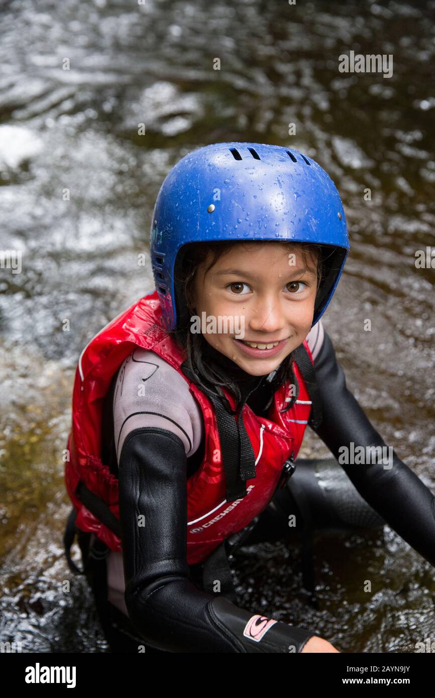 Teenagers on outdoor pursuit course Stock Photo - Alamy