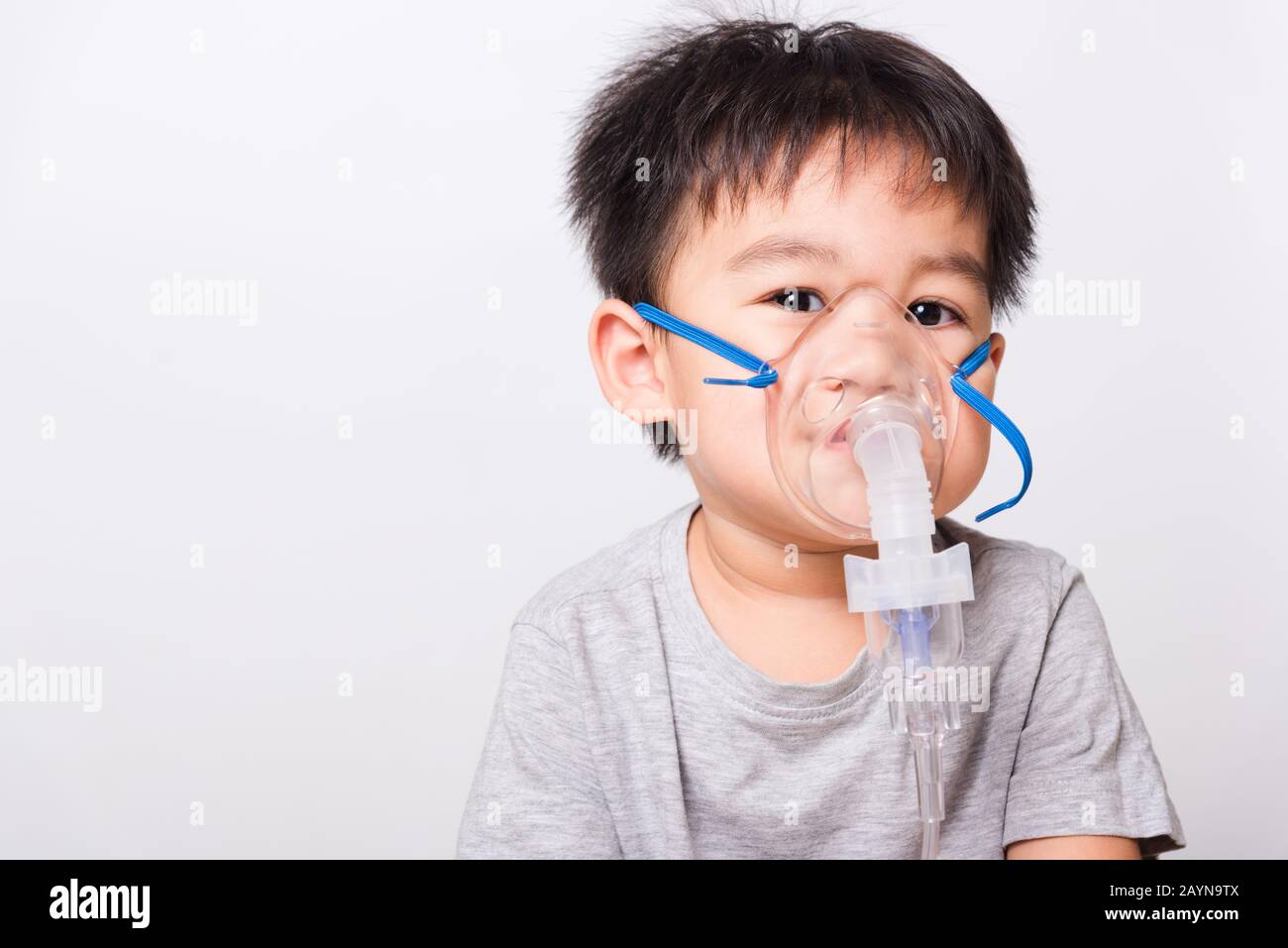 Asian child oxygen hospital hi-res stock photography and images - Alamy