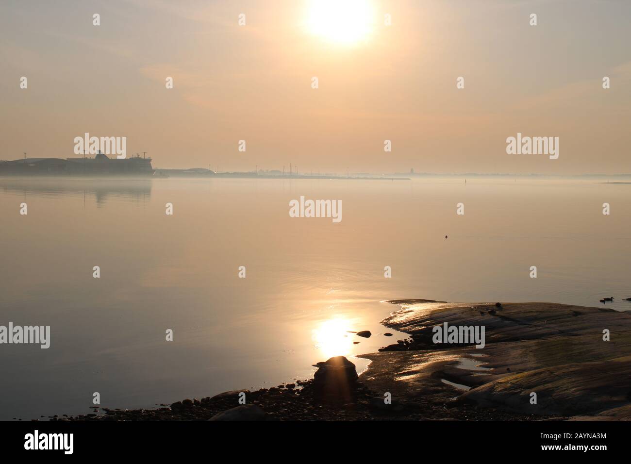 Dead calm sea hi-res stock photography and images - Alamy