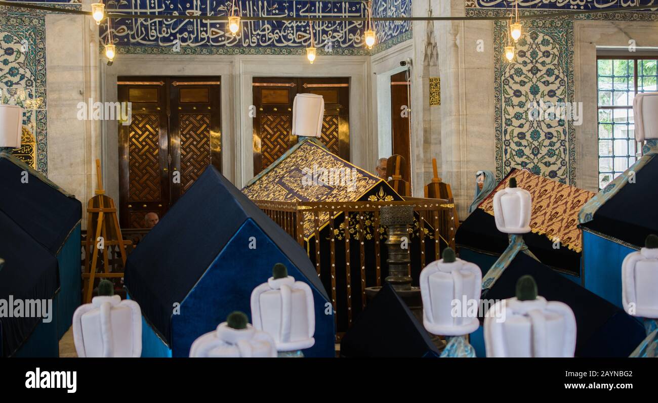 Rows of coffins in an ottoman turkish mausoleum tomb Stock Photo - Alamy