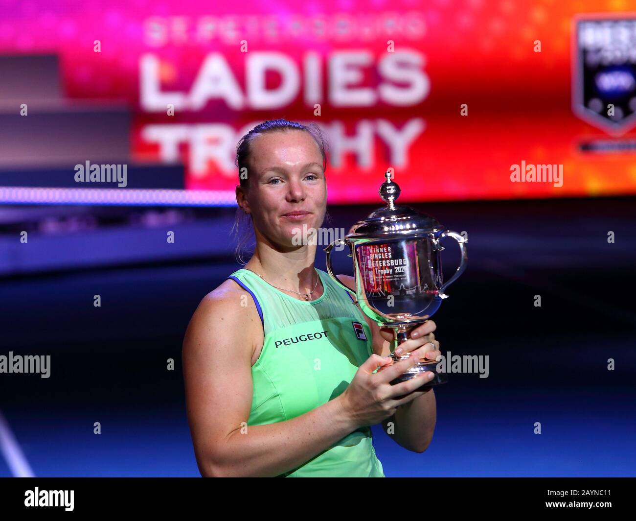 Winner of the girls singles hi-res stock photography and images - Alamy