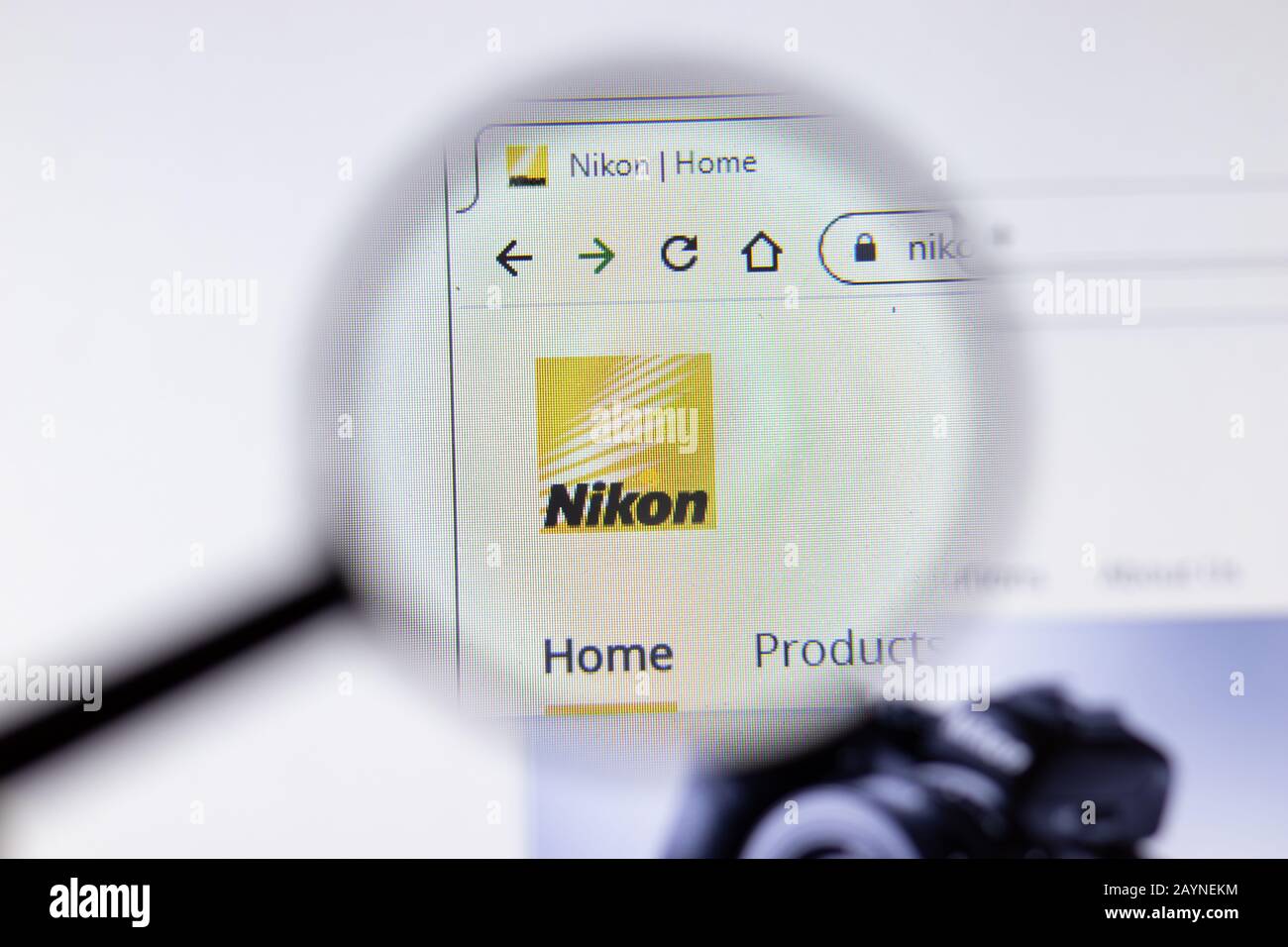 Nikon At The Heart Of The Image Logo