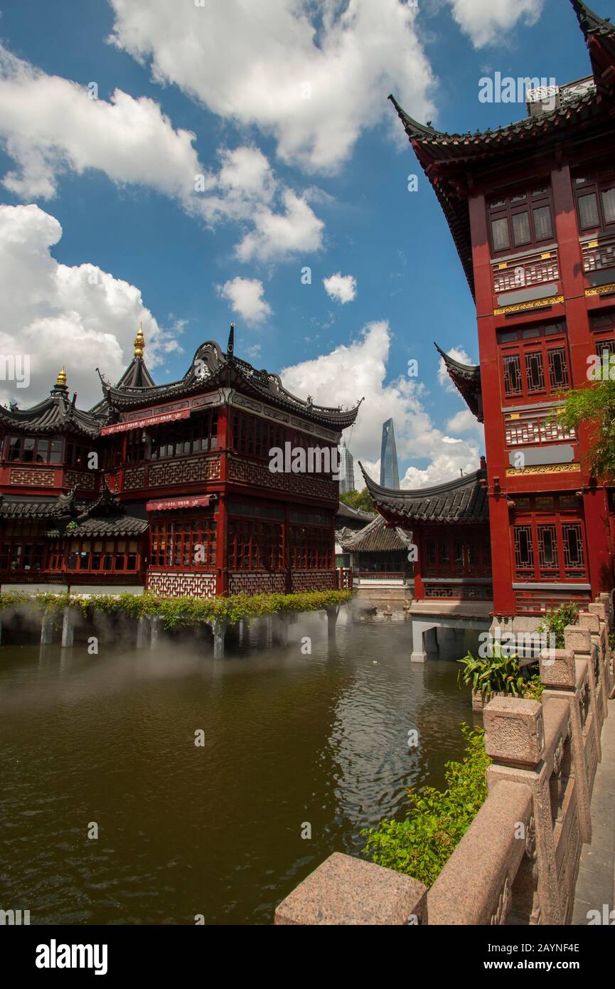 Yu yuan garden restaurant shanghai hi-res stock photography and images ...