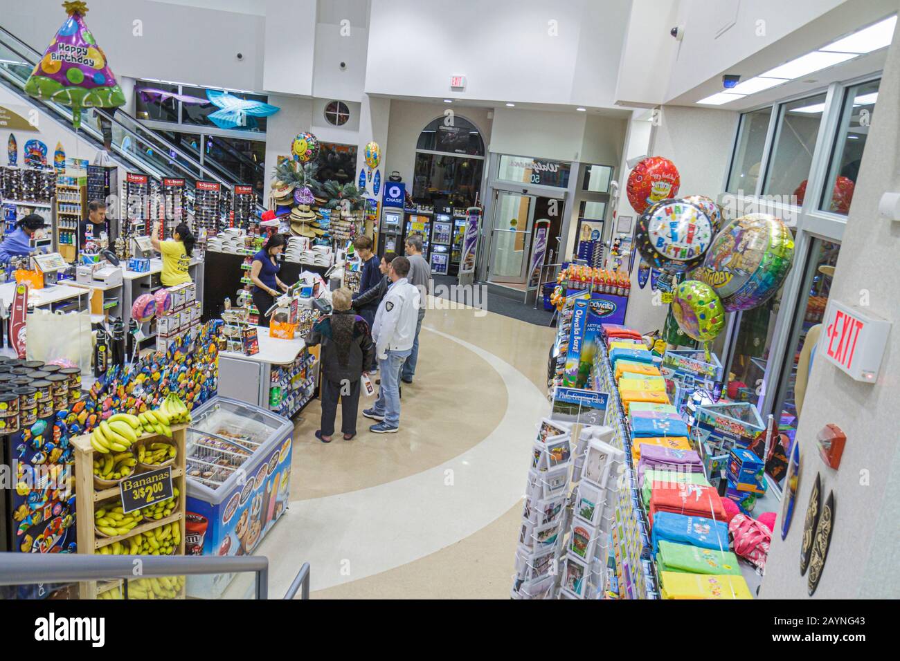 Walgreens checkout hi-res stock photography and images - Alamy