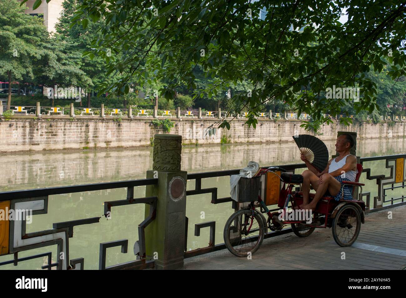 Chinese rickshaw hi-res stock photography and images - Alamy