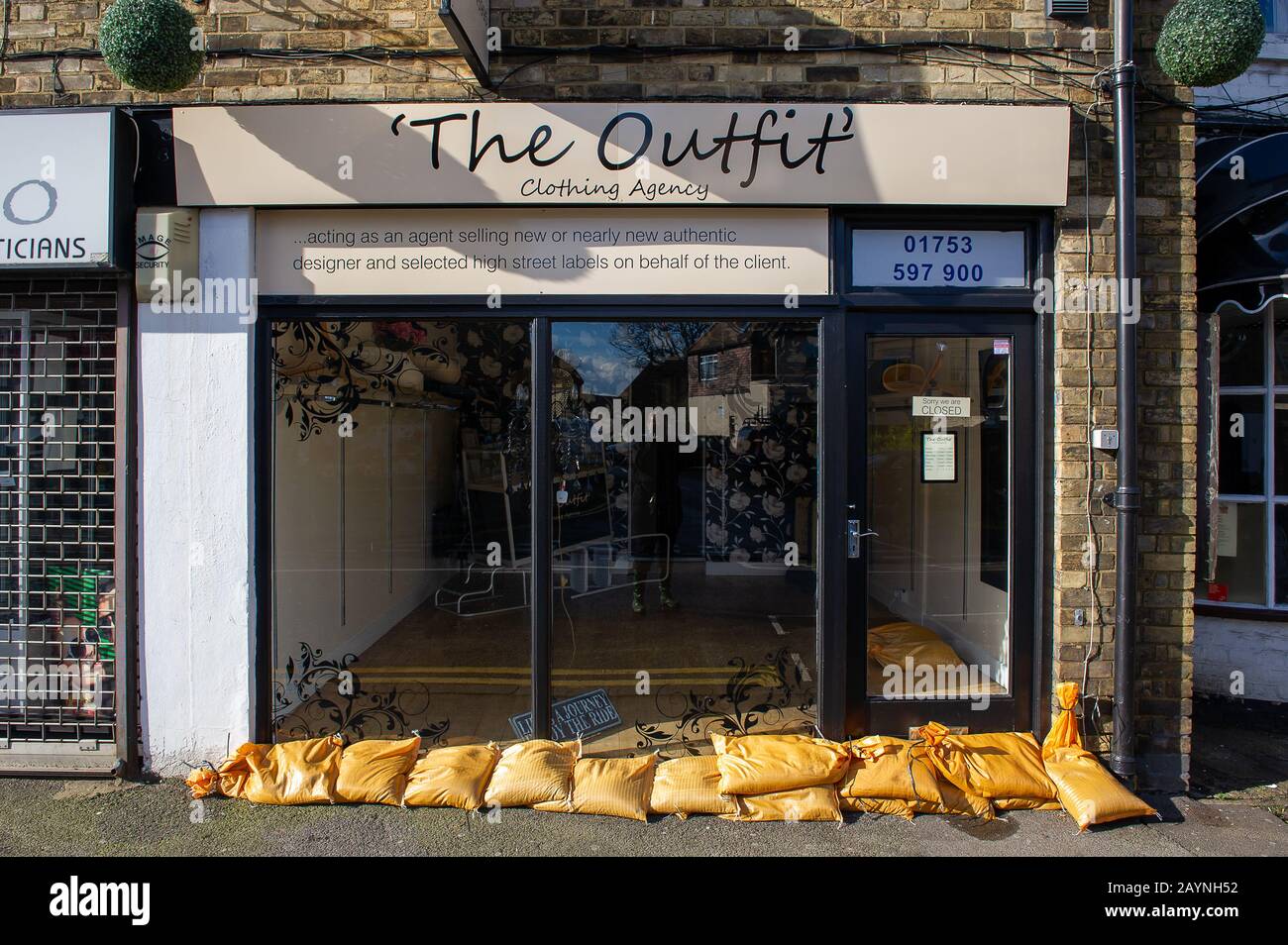Flooding, Datchet Berkshire, UK. 10th February, 2014. The River Thames ...