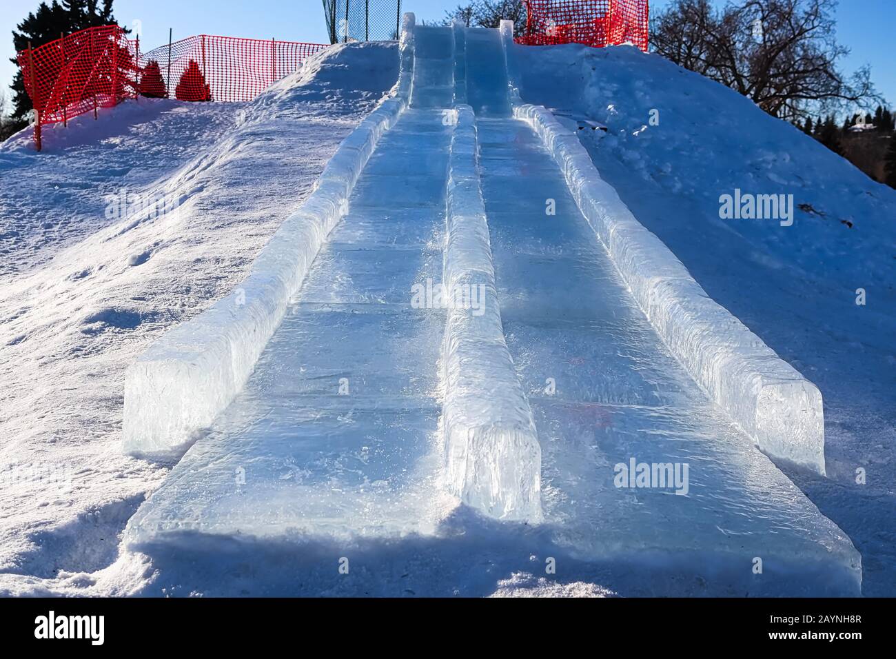 Ice hill hi-res stock photography and images - Alamy