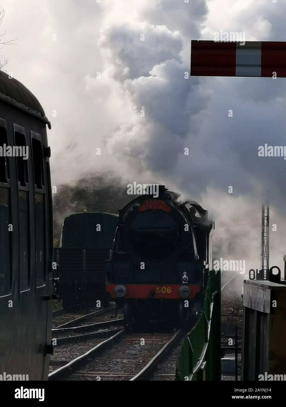 Urie S15 30506 Southern Region Steam Engine Stock Photo - Alamy