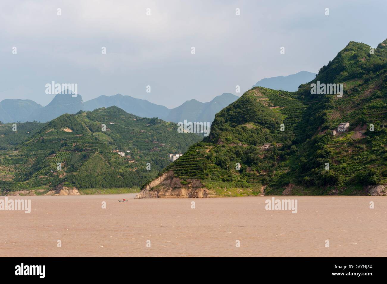 The three gorges and the yangtze river hi-res stock photography and ...