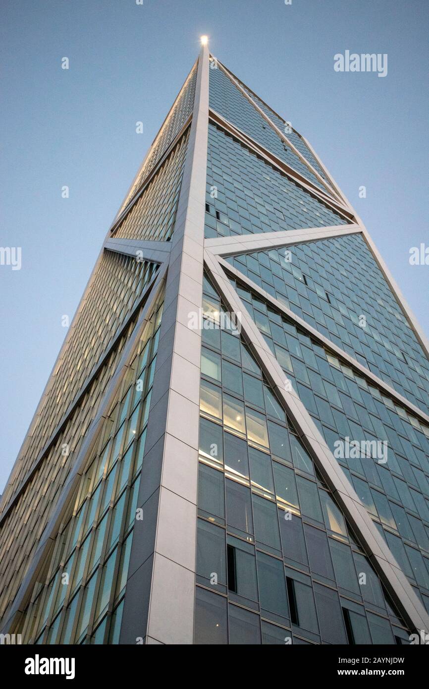 Salesforce Park in San Francisco, CA, is an above-ground park that ...