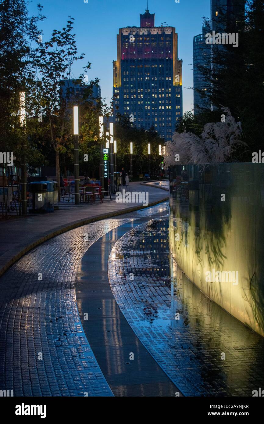 Salesforce Park in San Francisco, CA, is an above-ground park that ...