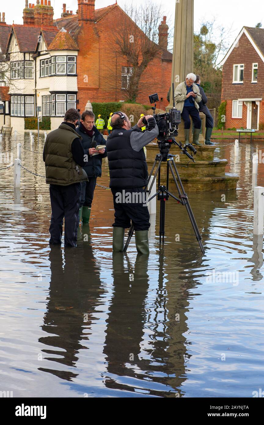 Flooding, Datchet Berkshire, UK. 10th February, 2014. The River Thames ...