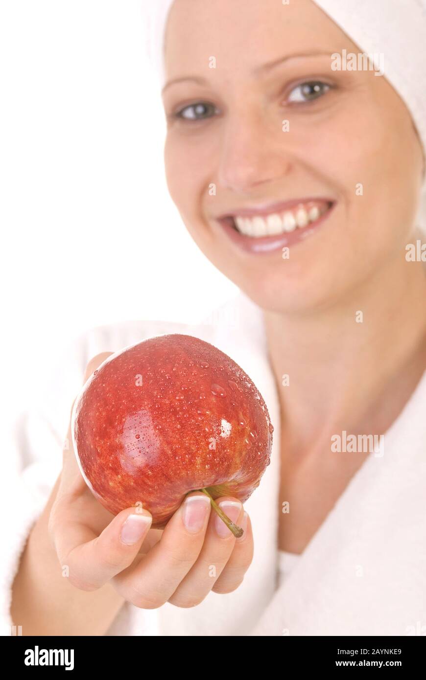 Frau isst obst hi-res stock photography and images - Alamy