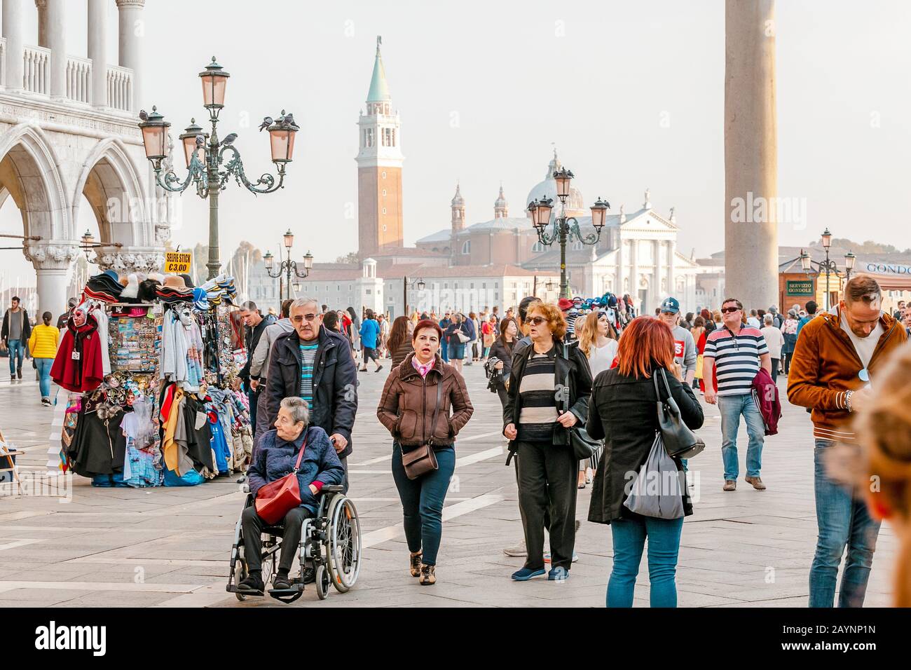 24 OCTOBER 2018, VENICE, ITALY: Crowds of tourists walking on San Marco ...