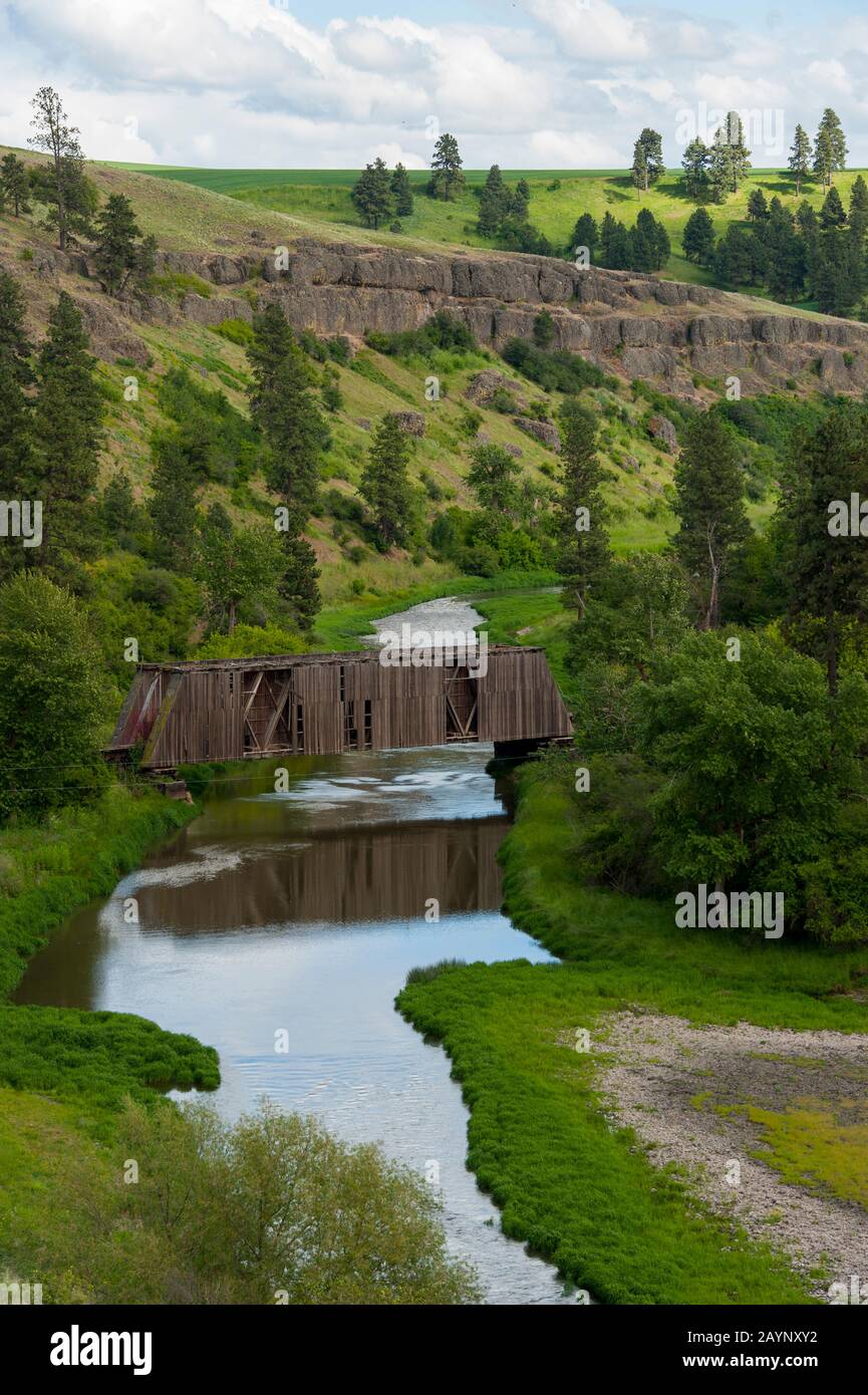 Covered bridge the palouse hi-res stock photography and images - Alamy