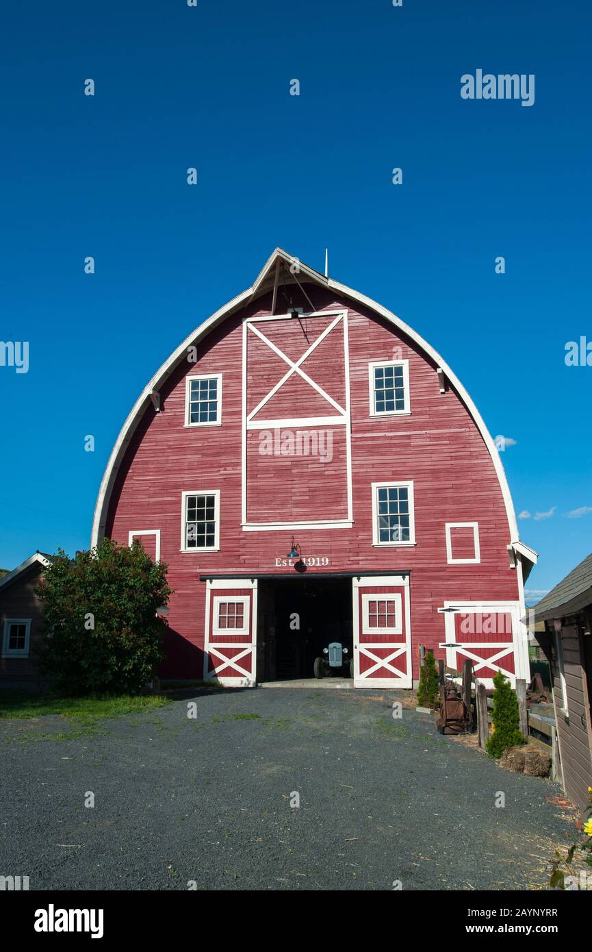 Red barn in the Palouse near Colfax, Eastern Washington State, USA ...
