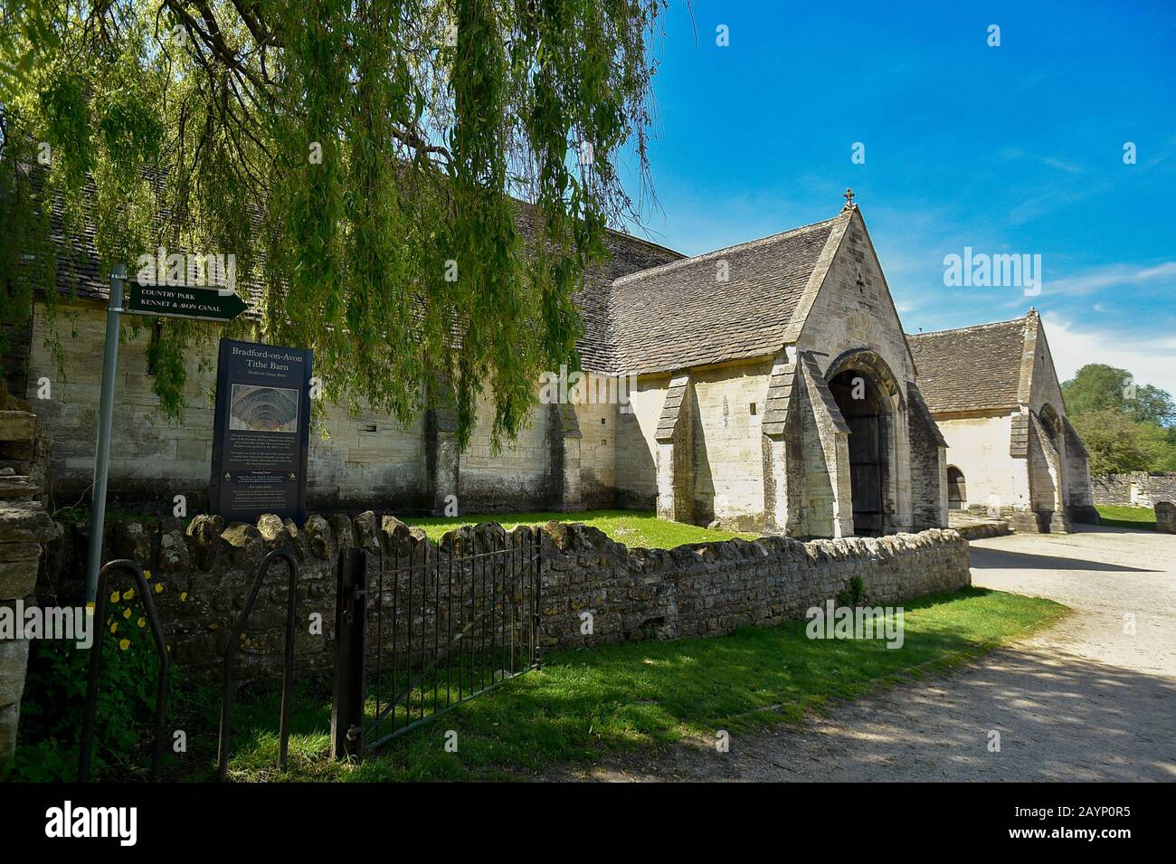 Cruck Roof High Resolution Stock Photography and Images - Alamy