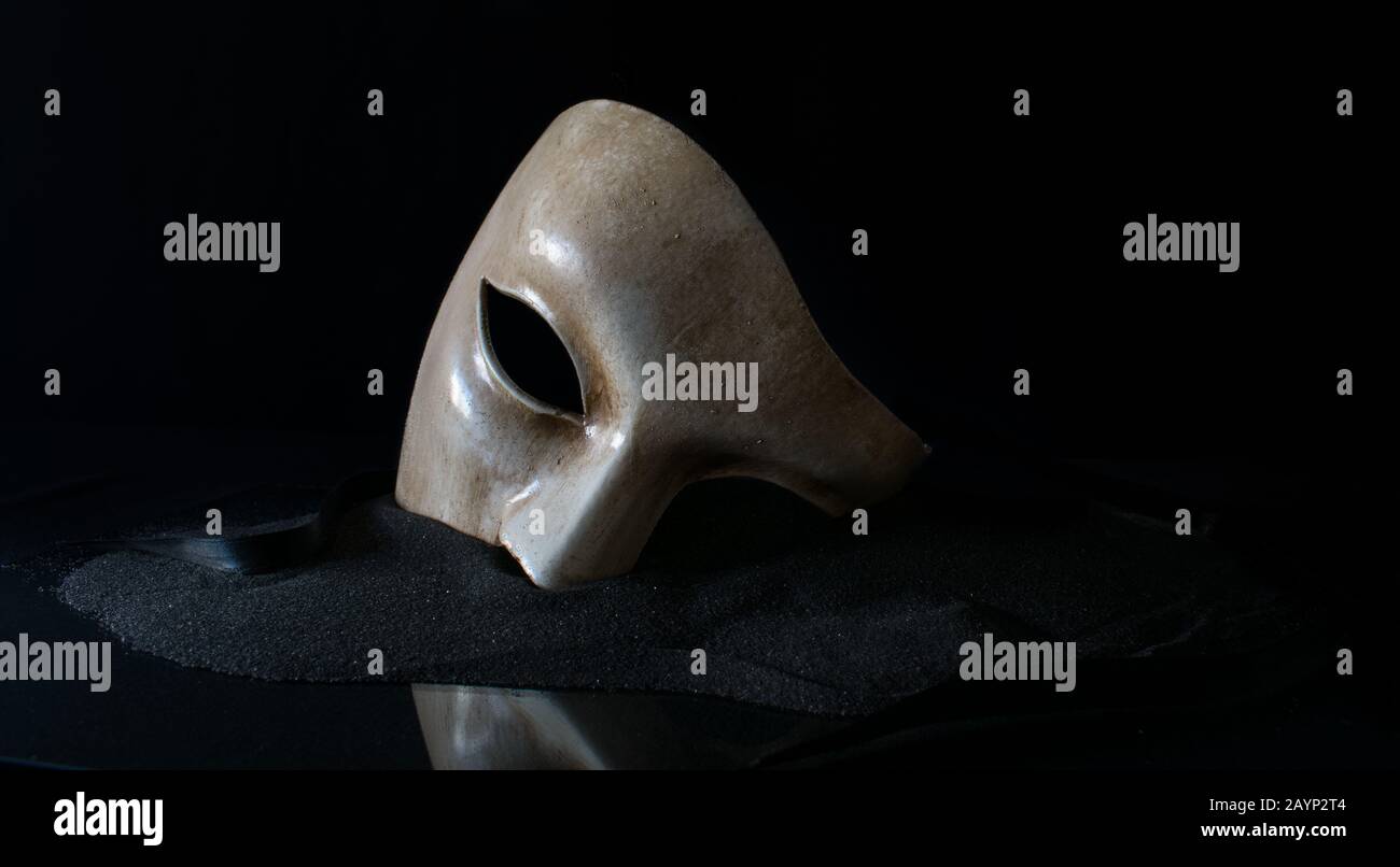 Phantom opera mask hi-res stock photography and images - Alamy