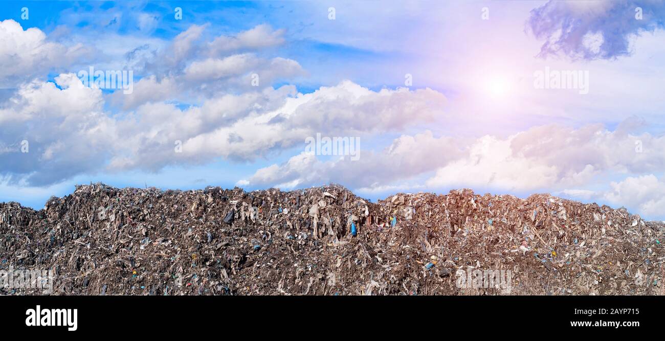 Waste mountain hi-res stock photography and images - Alamy
