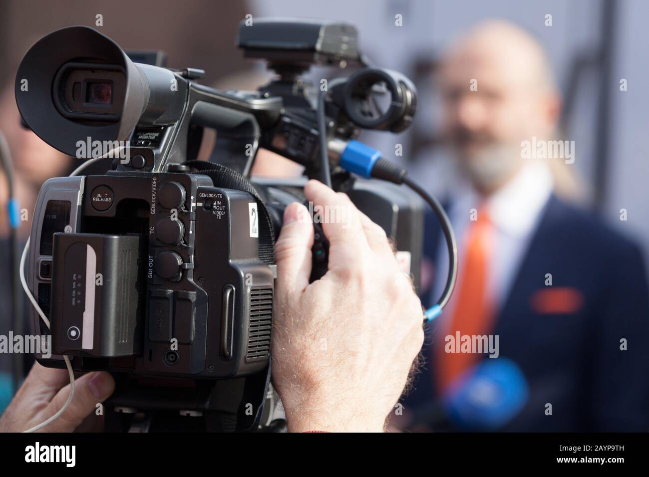 Filming news press conference hi-res stock photography and images - Alamy