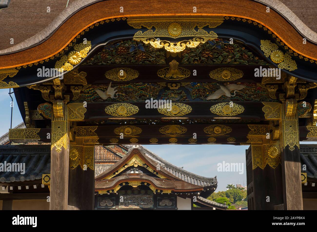 Detail of the Karamon main gate to Ninomaru Palace of the Nijo Castle ...